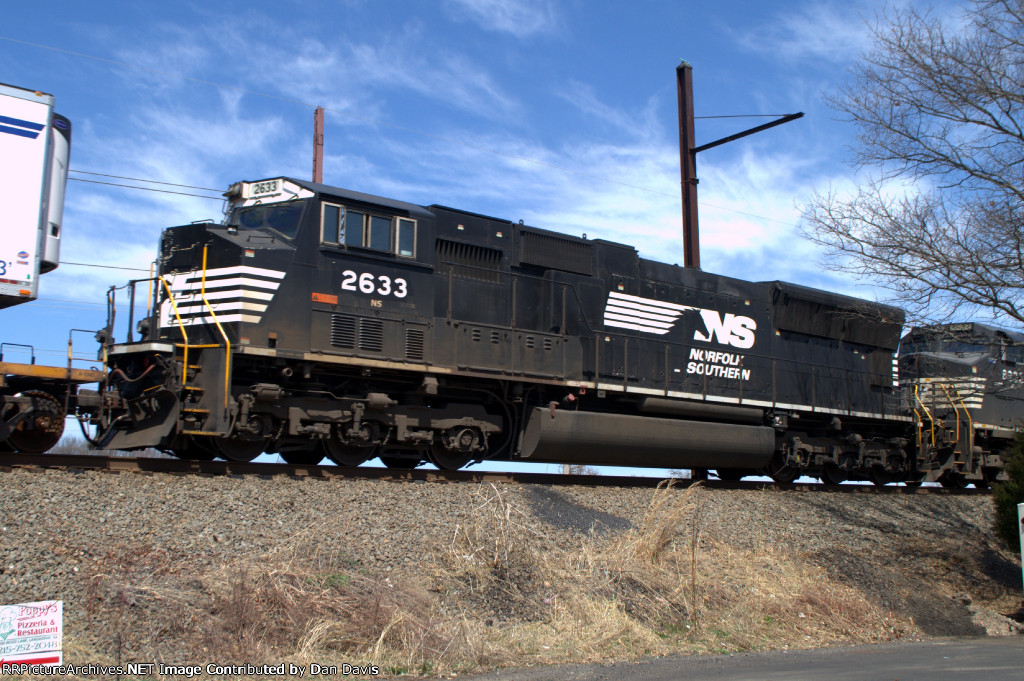NS SD70M 2633 trails on 24K